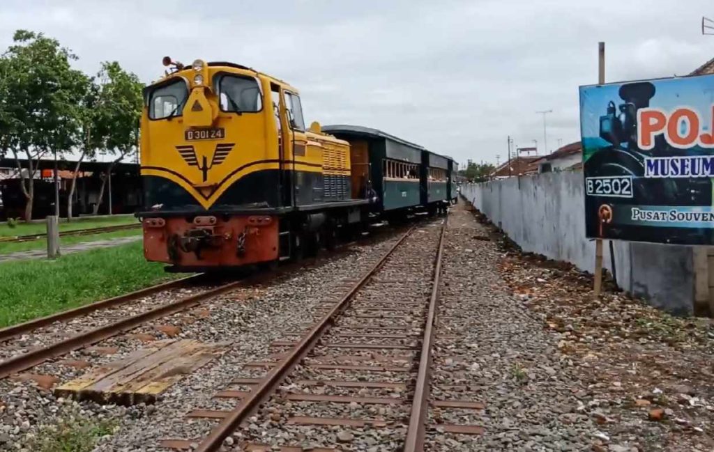 Naik Kereta Api dari Stasiun Ambarawa: Pengalaman Kereta Wisata 2020 ...
